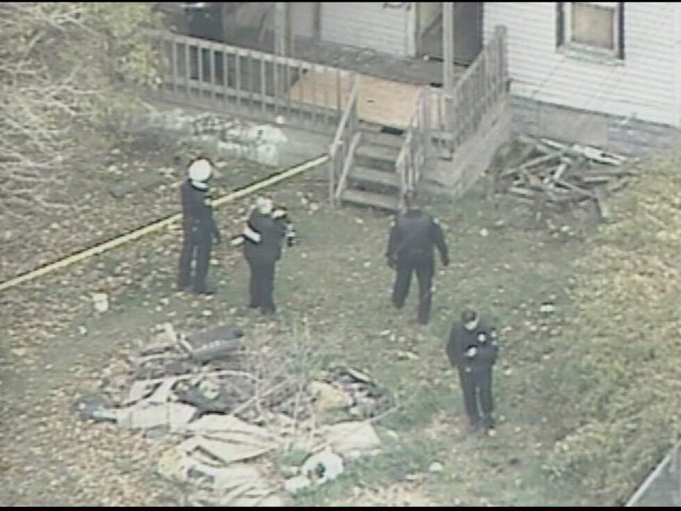 Body Found Cleveland Police Find Mans Body Inside Vacant Eastside House
